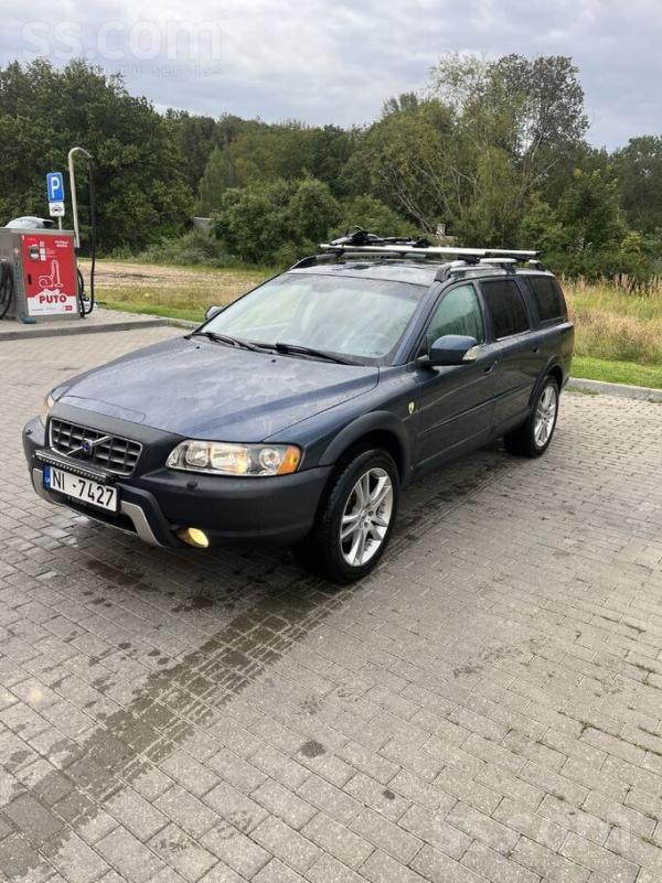 Zils Volvo XC70 2006 Cēsis, ar dzinēja tilpumu 2.40 L un nobraukumu 0 tūkst. km par 4600 €, foto 5 vietnē AUTOMOTO.COM.LV