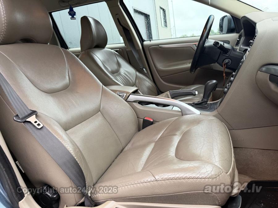 Синий Вольво ХС70 2006 в Сауэ, объемом двигателя 2.40 л и пробегом 0 тыс. км за 2800 €, фото 19 на AUTOMOTO.COM.LV