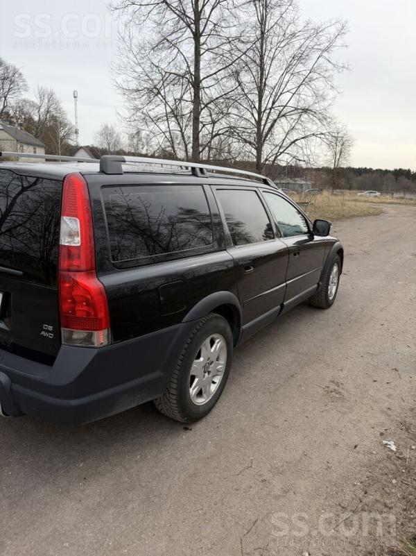 Zils Volvo XC70 2006 Rīga, ar dzinēja tilpumu 2.40 L un nobraukumu 398 tūkst. km par 3700 €, foto 2 vietnē AUTOMOTO.COM.LV