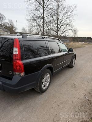 Zils Volvo XC70 2006 Rīga, ar dzinēja tilpumu 2.40 L un nobraukumu 398 tūkst. km par 3700 €, foto 3 vietnē AUTOMOTO.COM.LV