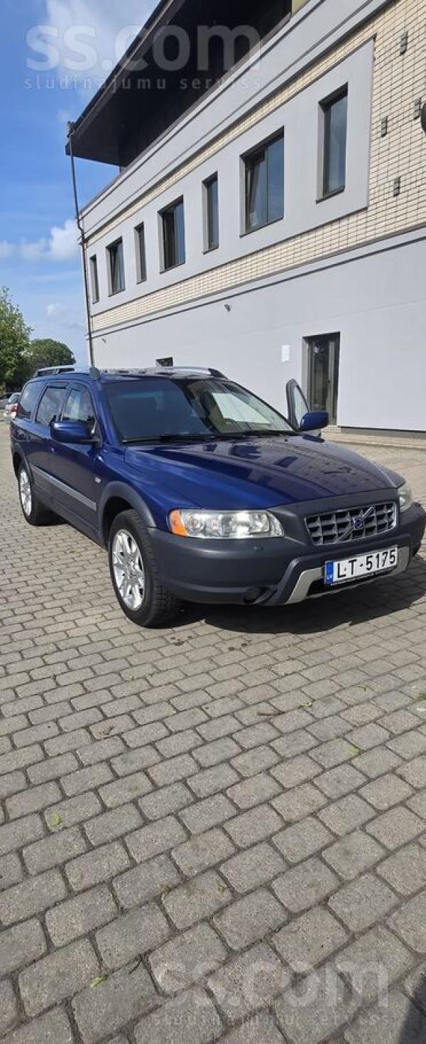 Zils Volvo XC70 2006 Tukums, ar dzinēja tilpumu 2.40 L un nobraukumu 414 tūkst. km par 3950 €, foto 1 vietnē AUTOMOTO.COM.LV