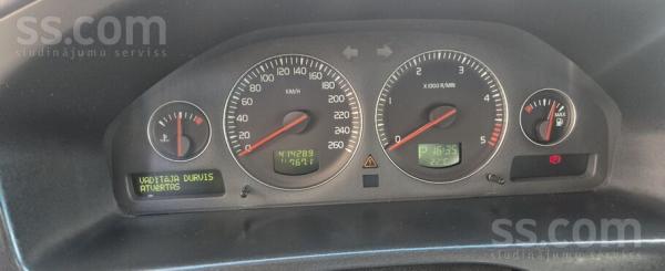 Zils Volvo XC70 2006 Tukums, ar dzinēja tilpumu 2.40 L un nobraukumu 414 tūkst. km par 3950 €, foto 4 vietnē AUTOMOTO.COM.LV