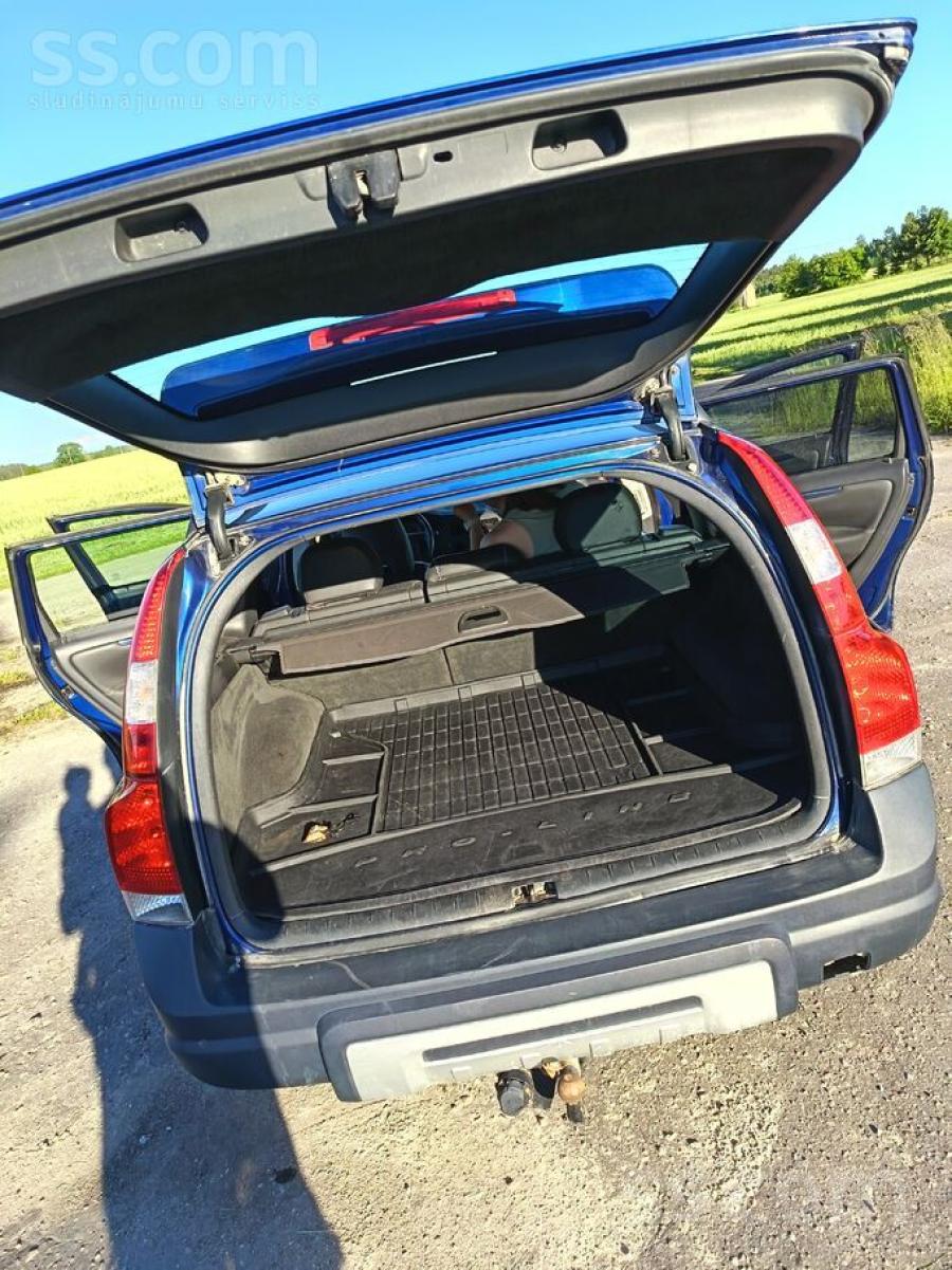 Zils Volvo XC70 2006 Ventspils, ar dzinēja tilpumu 2.40 L un nobraukumu 322 tūkst. km par 2650 €, foto 6 vietnē AUTOMOTO.COM.LV