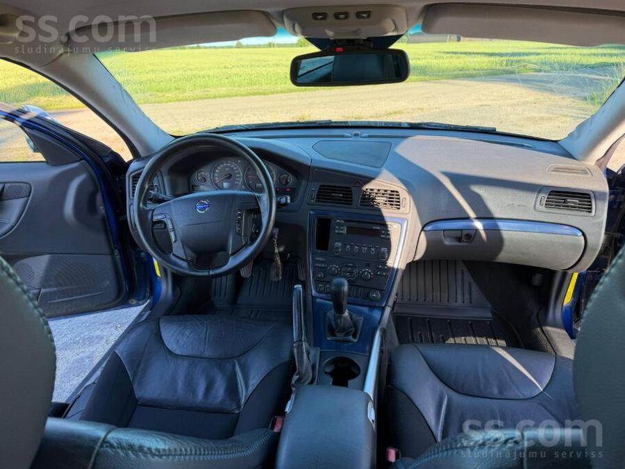 Zils Volvo XC70 2006 Ventspils, ar dzinēja tilpumu 2.40 L un nobraukumu 322 tūkst. km par 2650 €, foto 8 vietnē AUTOMOTO.COM.LV