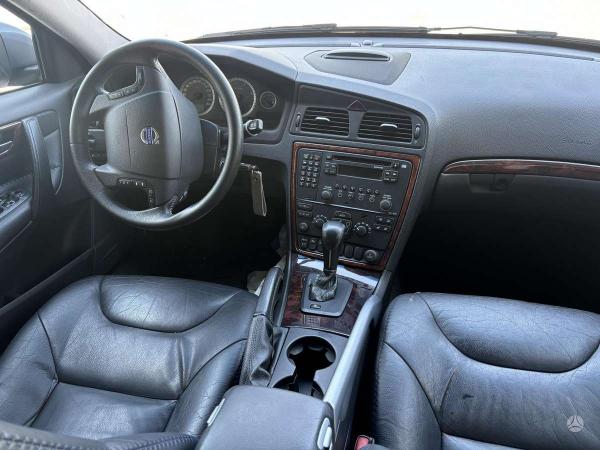 Blue Volvo XC70 2006 in Vilnius, with an engine capacity of 2.40 L and mileage of 228 thousand km for 3650 €, photo 7 on AUTOMOTO.COM.LV