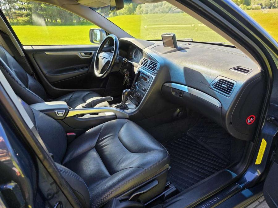 Zils Volvo XC70 2006 Telšiai, ar dzinēja tilpumu 2.40 L un nobraukumu 314 tūkst. km par 3750 €, foto 22 vietnē AUTOMOTO.COM.LV