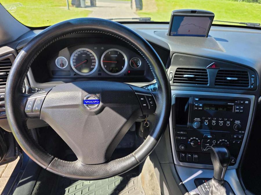 Zils Volvo XC70 2006 Telšiai, ar dzinēja tilpumu 2.40 L un nobraukumu 314 tūkst. km par 3750 €, foto 33 vietnē AUTOMOTO.COM.LV