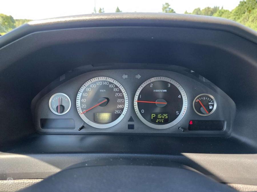 Zils Volvo XC70 2006 Telšiai, ar dzinēja tilpumu 2.40 L un nobraukumu 314 tūkst. km par 3750 €, foto 34 vietnē AUTOMOTO.COM.LV