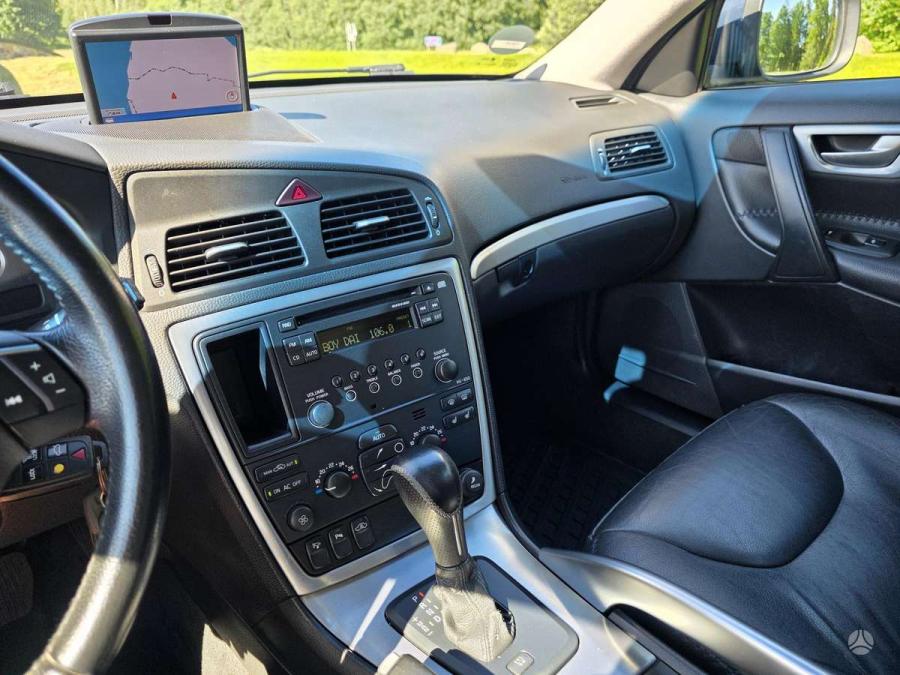 Zils Volvo XC70 2006 Telšiai, ar dzinēja tilpumu 2.40 L un nobraukumu 314 tūkst. km par 3750 €, foto 35 vietnē AUTOMOTO.COM.LV
