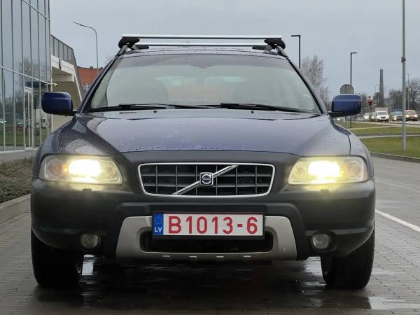 Blue Volvo XC70 2006 in Rezekne, with an engine capacity of 2.40 L and mileage of 368 thousand km for 4950 €, photo 1 on AUTOMOTO.COM.LV