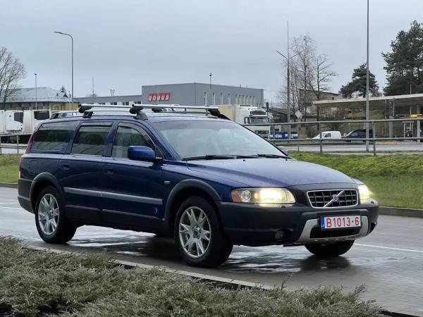 Blue Volvo XC70 2006 in Rezekne, with an engine capacity of 2.40 L and mileage of 368 thousand km for 4950 €, photo 3 on AUTOMOTO.COM.LV