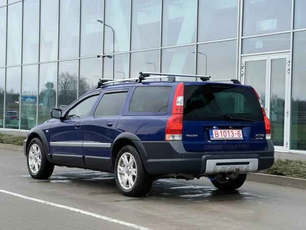 Blue Volvo XC70 2006 in Rezekne, with an engine capacity of 2.40 L and mileage of 368 thousand km for 4950 €, photo 7 on AUTOMOTO.COM.LV