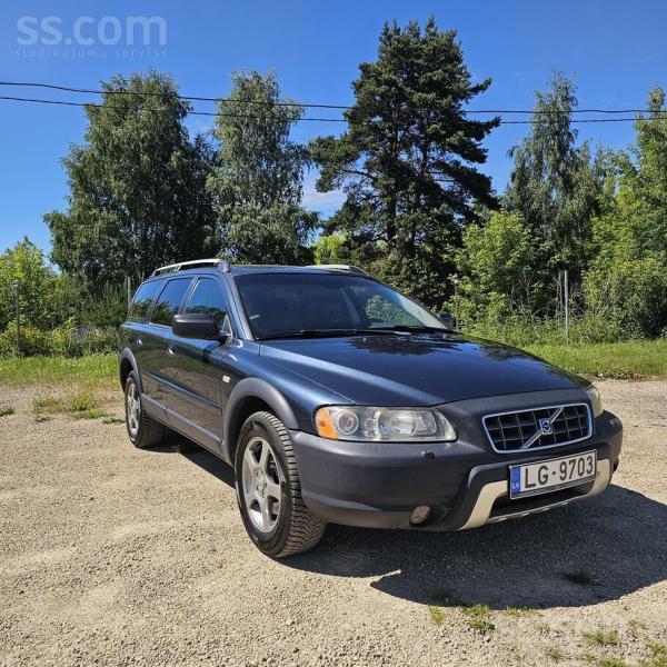 Blue Volvo XC70 2006 in Riga, with an engine capacity of 2.40 L and mileage of 370 thousand km for 3990 €, photo 1 on AUTOMOTO.COM.LV