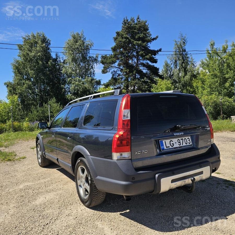 Синий Вольво ХС70 2006 в Рига, объемом двигателя 2.40 л и пробегом 370 тыс. км за 3990 €, фото 5 на AUTOMOTO.COM.LV