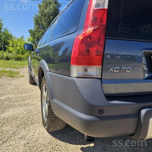 Blue Volvo XC70 2006 in Riga, with an engine capacity of 2.40 L and mileage of 370 thousand km for 3990 €, photo 10 on AUTOMOTO.COM.LV