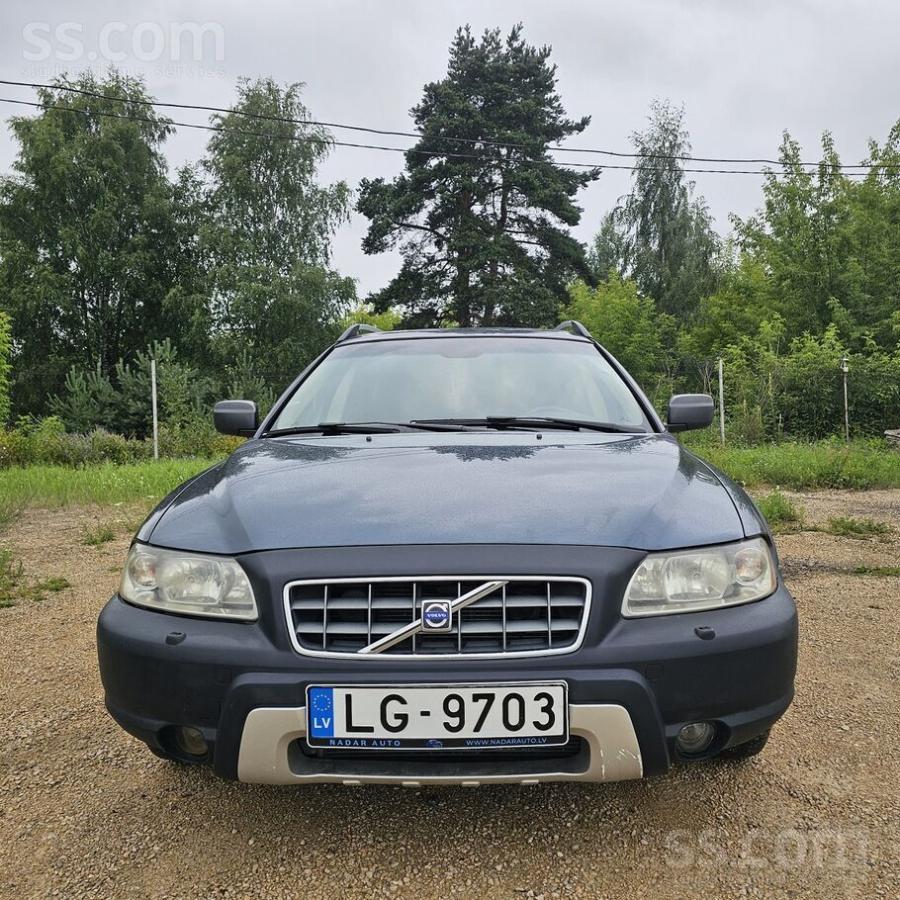 Zils Volvo XC70 2006 Rīga, ar dzinēja tilpumu 2.40 L un nobraukumu 370 tūkst. km par 3970 €, foto 3 vietnē AUTOMOTO.COM.LV
