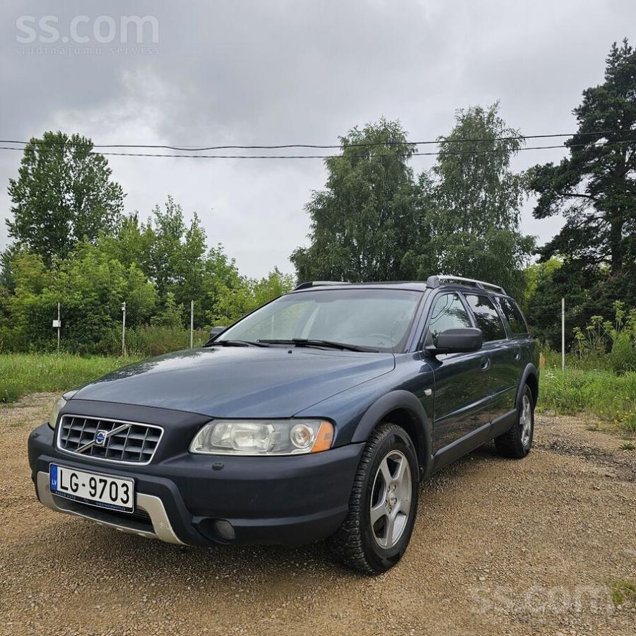 Zils Volvo XC70 2006 Rīga, ar dzinēja tilpumu 2.40 L un nobraukumu 370 tūkst. km par 3970 €, foto 4 vietnē AUTOMOTO.COM.LV