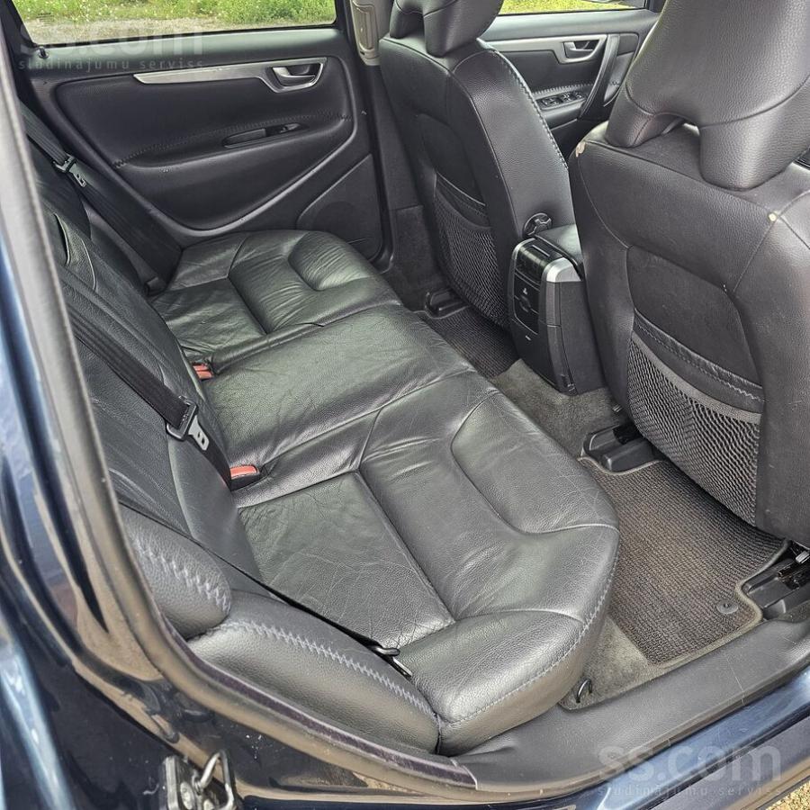 Zils Volvo XC70 2006 Rīga, ar dzinēja tilpumu 2.40 L un nobraukumu 370 tūkst. km par 3970 €, foto 11 vietnē AUTOMOTO.COM.LV