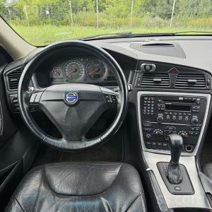 Zils Volvo XC70 2006 Rīga, ar dzinēja tilpumu 2.40 L un nobraukumu 370 tūkst. km par 3970 €, foto 13 vietnē AUTOMOTO.COM.LV