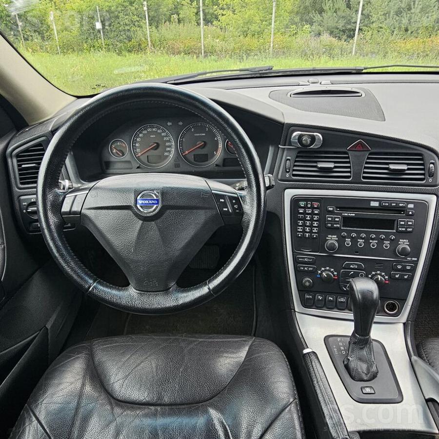 Zils Volvo XC70 2006 Rīga, ar dzinēja tilpumu 2.40 L un nobraukumu 370 tūkst. km par 3970 €, foto 13 vietnē AUTOMOTO.COM.LV