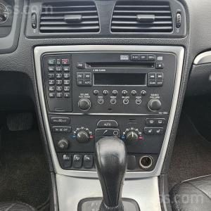 Zils Volvo XC70 2006 Rīga, ar dzinēja tilpumu 2.40 L un nobraukumu 370 tūkst. km par 3970 €, foto 15 vietnē AUTOMOTO.COM.LV