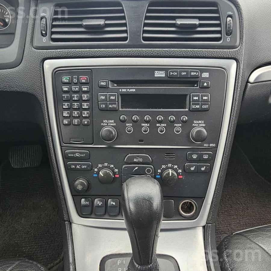 Zils Volvo XC70 2006 Rīga, ar dzinēja tilpumu 2.40 L un nobraukumu 370 tūkst. km par 3970 €, foto 15 vietnē AUTOMOTO.COM.LV