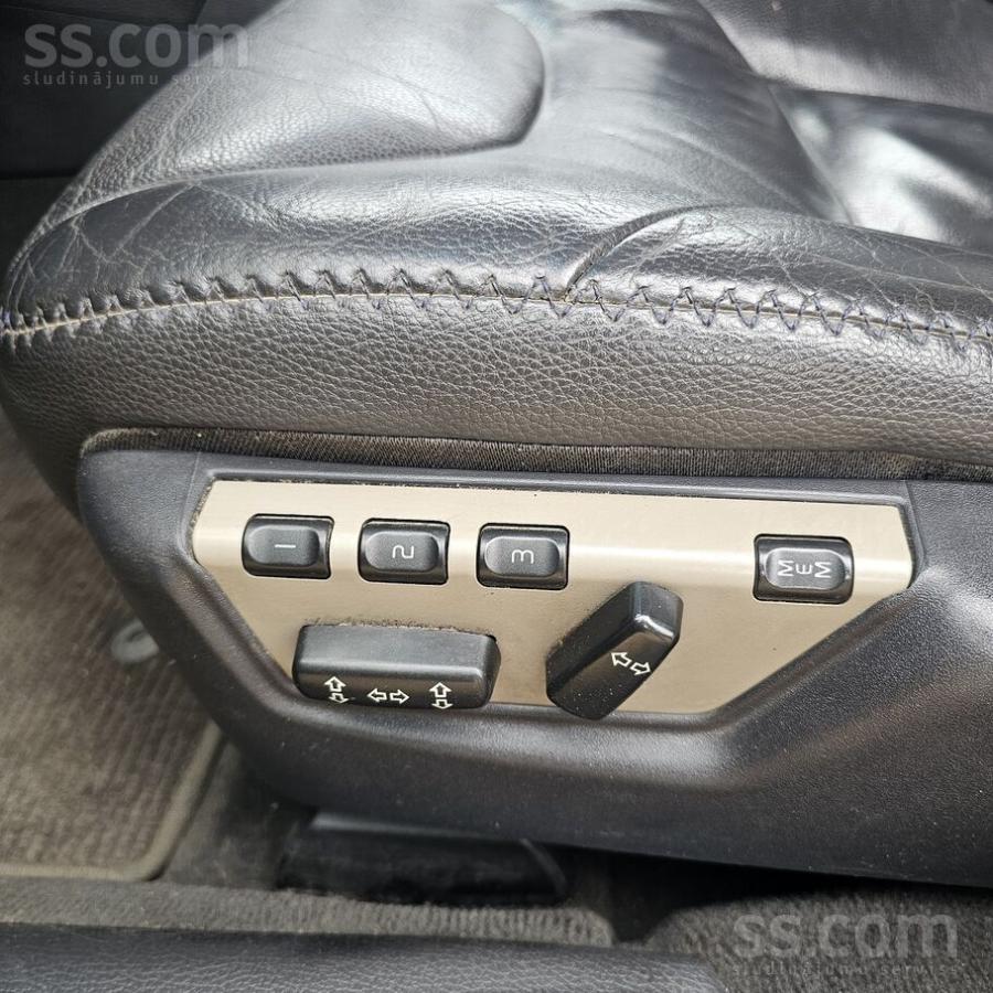 Zils Volvo XC70 2006 Rīga, ar dzinēja tilpumu 2.40 L un nobraukumu 370 tūkst. km par 3970 €, foto 18 vietnē AUTOMOTO.COM.LV