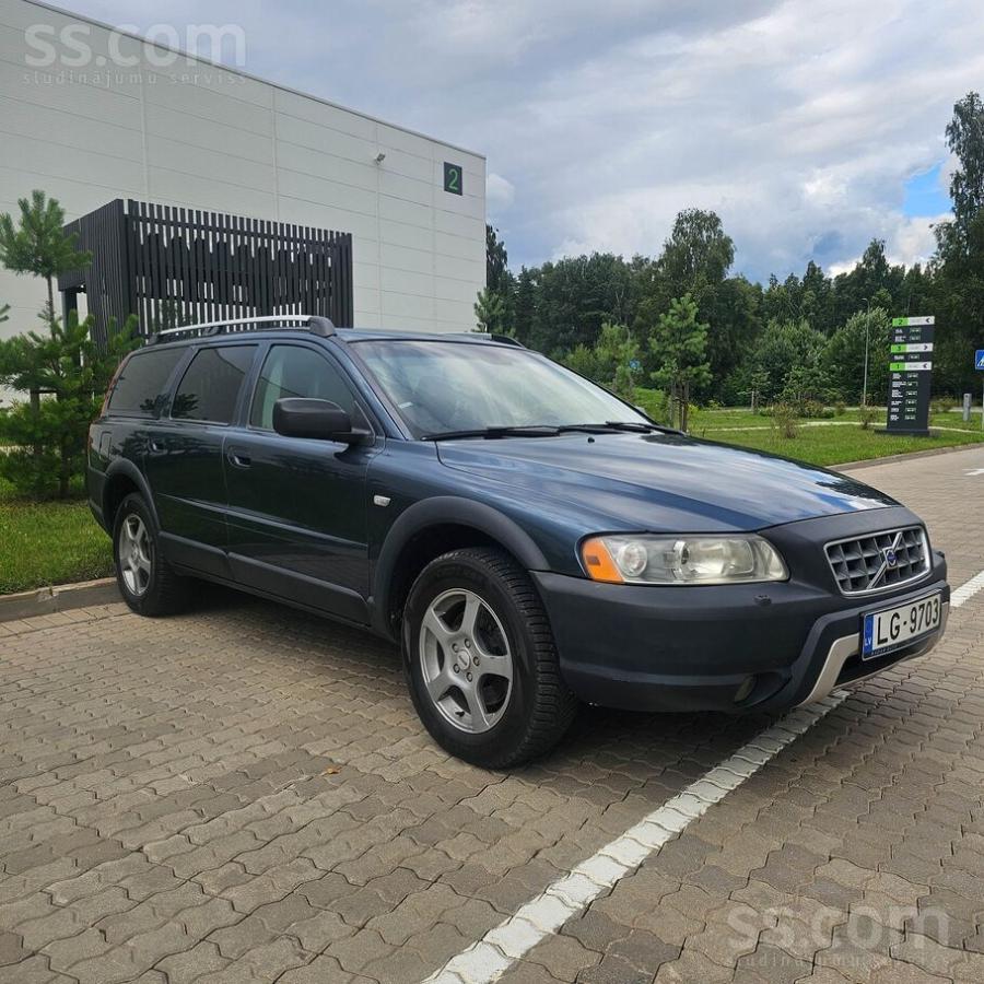 Zils Volvo XC70 2006 Rīga, ar dzinēja tilpumu 2.40 L un nobraukumu 370 tūkst. km par 3890 €, foto 1 vietnē AUTOMOTO.COM.LV
