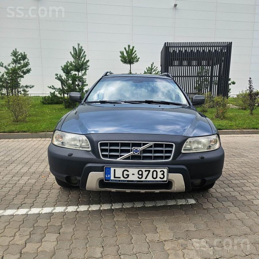 Zils Volvo XC70 2006 Rīga, ar dzinēja tilpumu 2.40 L un nobraukumu 370 tūkst. km par 3890 €, foto 3 vietnē AUTOMOTO.COM.LV