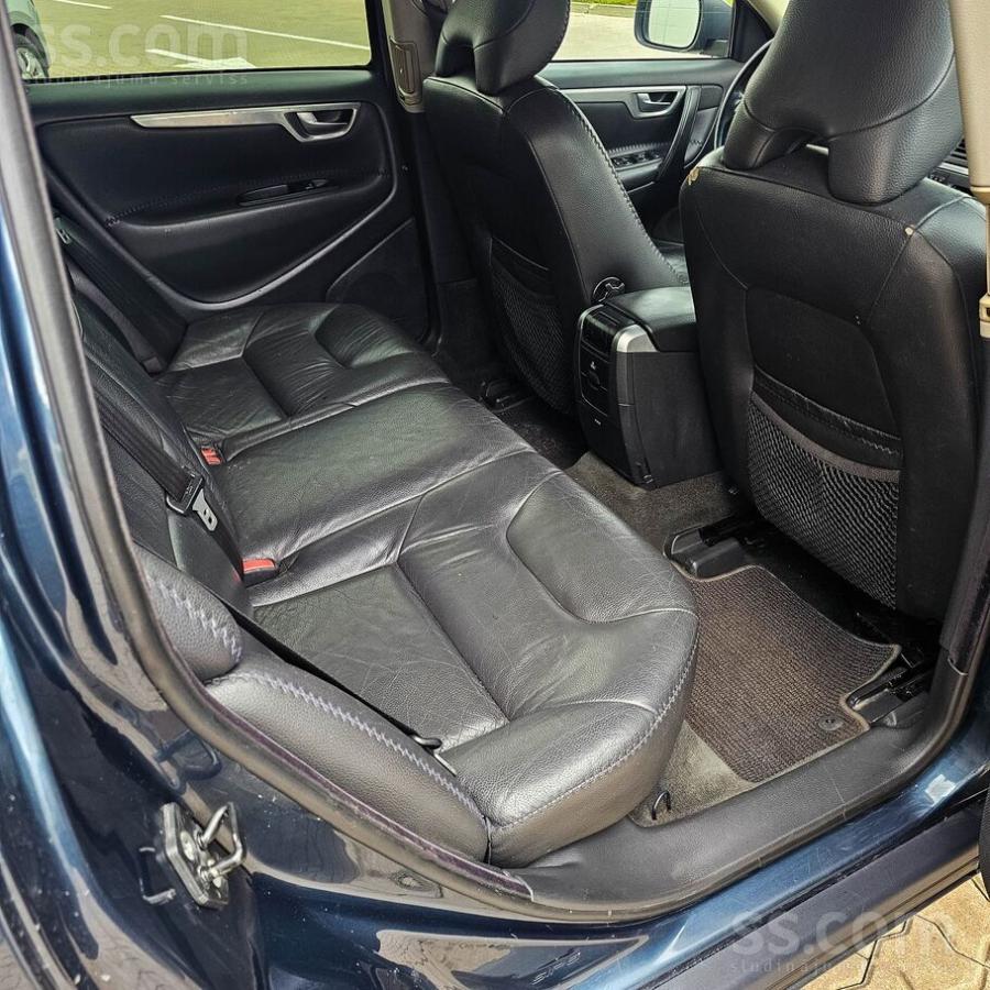 Zils Volvo XC70 2006 Rīga, ar dzinēja tilpumu 2.40 L un nobraukumu 370 tūkst. km par 3890 €, foto 12 vietnē AUTOMOTO.COM.LV