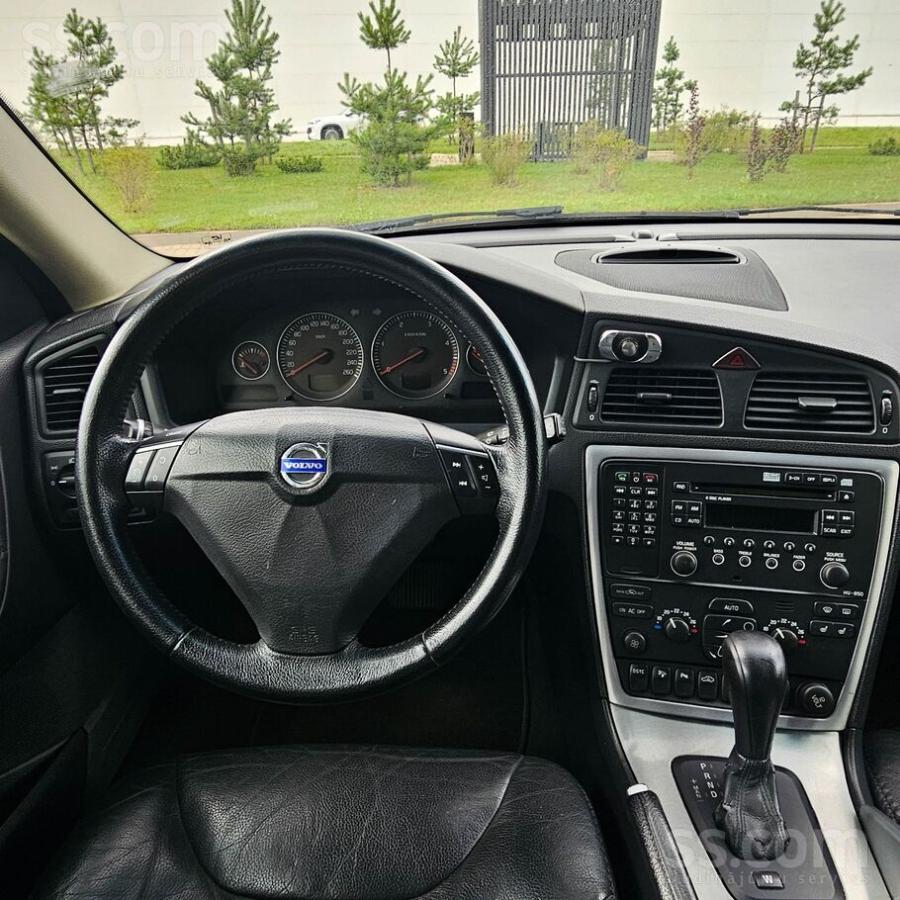 Zils Volvo XC70 2006 Rīga, ar dzinēja tilpumu 2.40 L un nobraukumu 370 tūkst. km par 3890 €, foto 14 vietnē AUTOMOTO.COM.LV