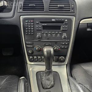 Zils Volvo XC70 2006 Rīga, ar dzinēja tilpumu 2.40 L un nobraukumu 370 tūkst. km par 3890 €, foto 15 vietnē AUTOMOTO.COM.LV