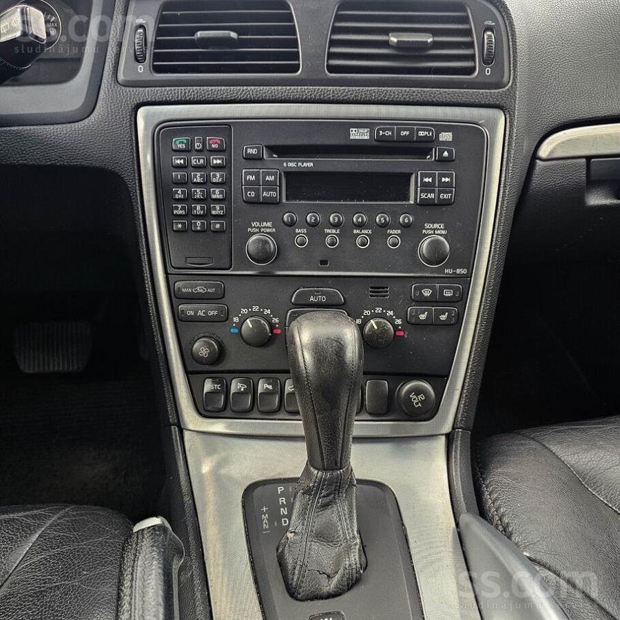 Zils Volvo XC70 2006 Rīga, ar dzinēja tilpumu 2.40 L un nobraukumu 370 tūkst. km par 3890 €, foto 15 vietnē AUTOMOTO.COM.LV
