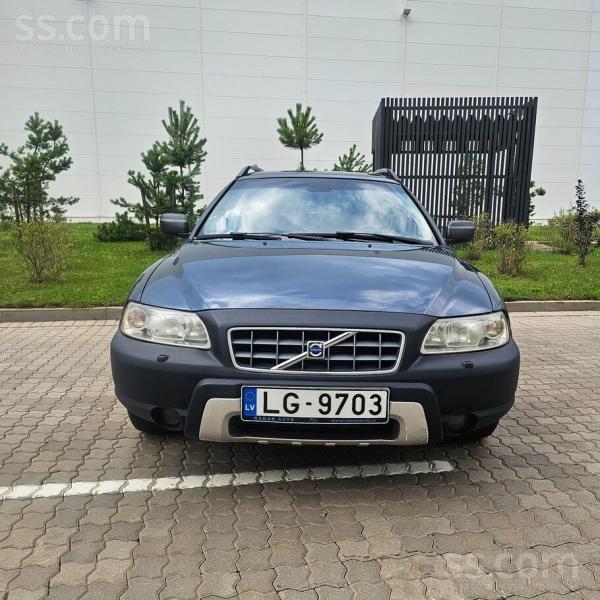 Blue Volvo XC70 2006 in Riga, with an engine capacity of 2.40 L and mileage of 370 thousand km for 3780 €, photo 2 on AUTOMOTO.COM.LV
