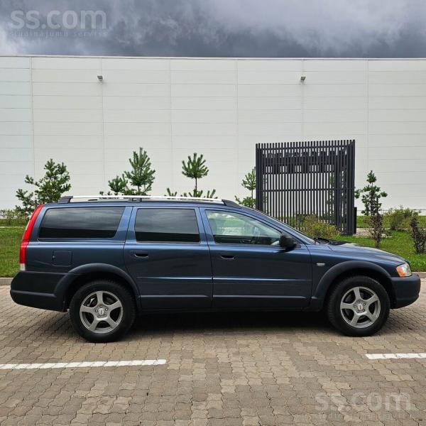 Blue Volvo XC70 2006 in Riga, with an engine capacity of 2.40 L and mileage of 370 thousand km for 3780 €, photo 7 on AUTOMOTO.COM.LV