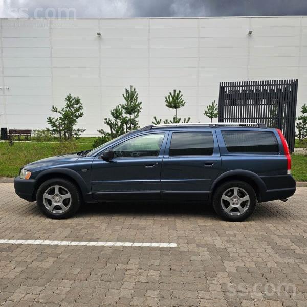 Blue Volvo XC70 2006 in Riga, with an engine capacity of 2.40 L and mileage of 370 thousand km for 3780 €, photo 8 on AUTOMOTO.COM.LV