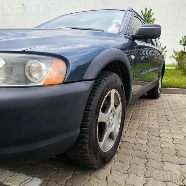 Blue Volvo XC70 2006 in Riga, with an engine capacity of 2.40 L and mileage of 370 thousand km for 3780 €, photo 9 on AUTOMOTO.COM.LV