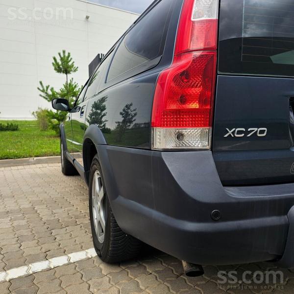 Blue Volvo XC70 2006 in Riga, with an engine capacity of 2.40 L and mileage of 370 thousand km for 3780 €, photo 10 on AUTOMOTO.COM.LV