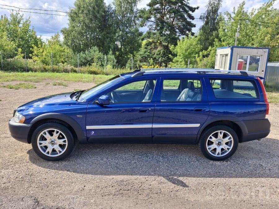 Blue Volvo XC70 2006 in Riga, with an engine capacity of 2.40 L and mileage of 242 thousand km for 5695 €, photo 3 on AUTOMOTO.COM.LV