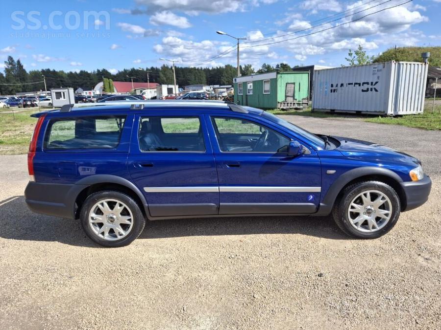Blue Volvo XC70 2006 in Riga, with an engine capacity of 2.40 L and mileage of 242 thousand km for 5695 €, photo 6 on AUTOMOTO.COM.LV