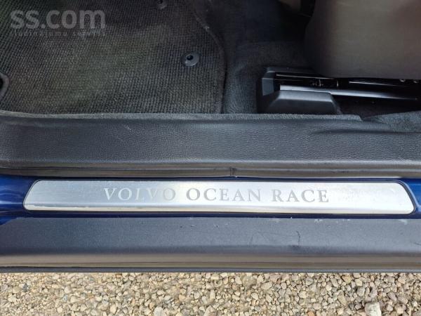 Blue Volvo XC70 2006 in Riga, with an engine capacity of 2.40 L and mileage of 242 thousand km for 5695 €, photo 9 on AUTOMOTO.COM.LV