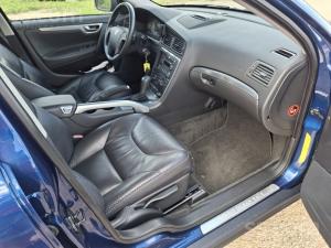 Blue Volvo XC70 2006 in Riga, with an engine capacity of 2.40 L and mileage of 242 thousand km for 5695 €, photo 14 on AUTOMOTO.COM.LV