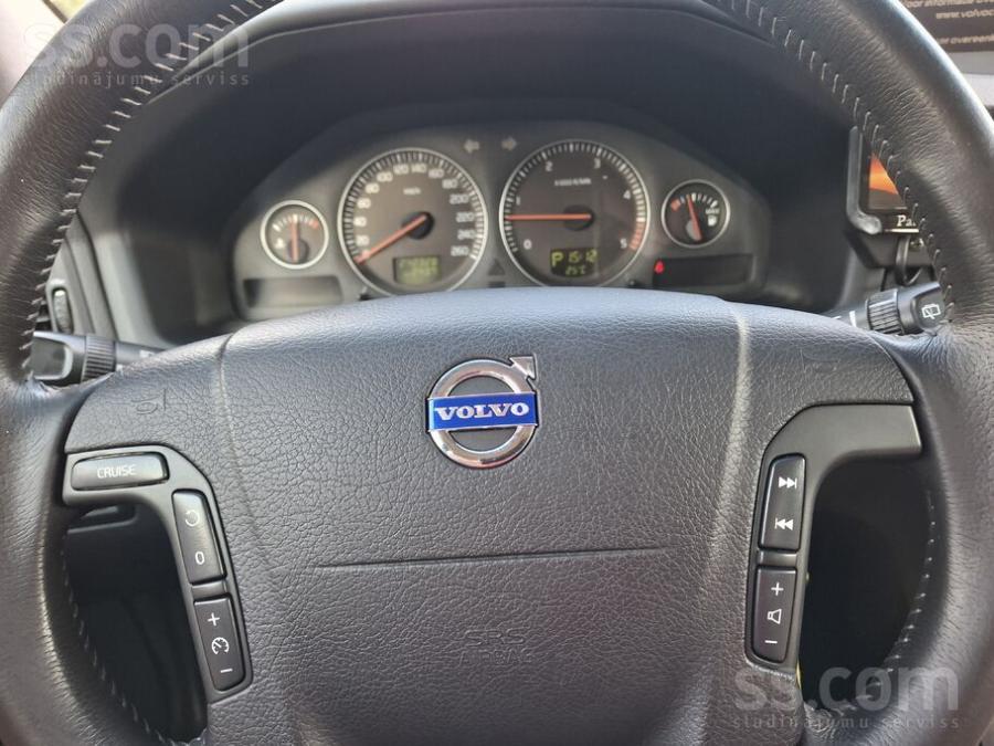 Blue Volvo XC70 2006 in Riga, with an engine capacity of 2.40 L and mileage of 242 thousand km for 5695 €, photo 17 on AUTOMOTO.COM.LV