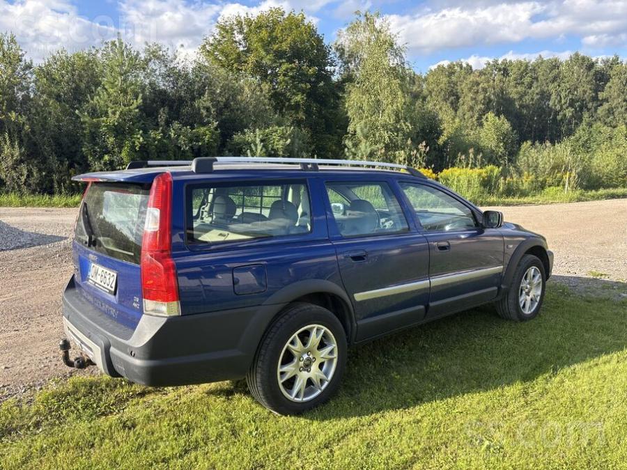Zils Volvo XC70 2006 Rīga, ar dzinēja tilpumu 2.40 L un nobraukumu 394 tūkst. km par 2200 €, foto 1 vietnē AUTOMOTO.COM.LV