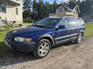 Zils Volvo XC70 2006 Rīga, ar dzinēja tilpumu 2.40 L un nobraukumu 394 tūkst. km par 2200 €, foto 4 vietnē AUTOMOTO.COM.LV