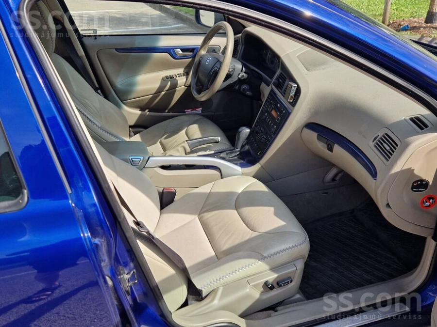 Zils Volvo XC70 2006 Rīga, ar dzinēja tilpumu 2.40 L un nobraukumu 280 tūkst. km par 2550 €, foto 7 vietnē AUTOMOTO.COM.LV