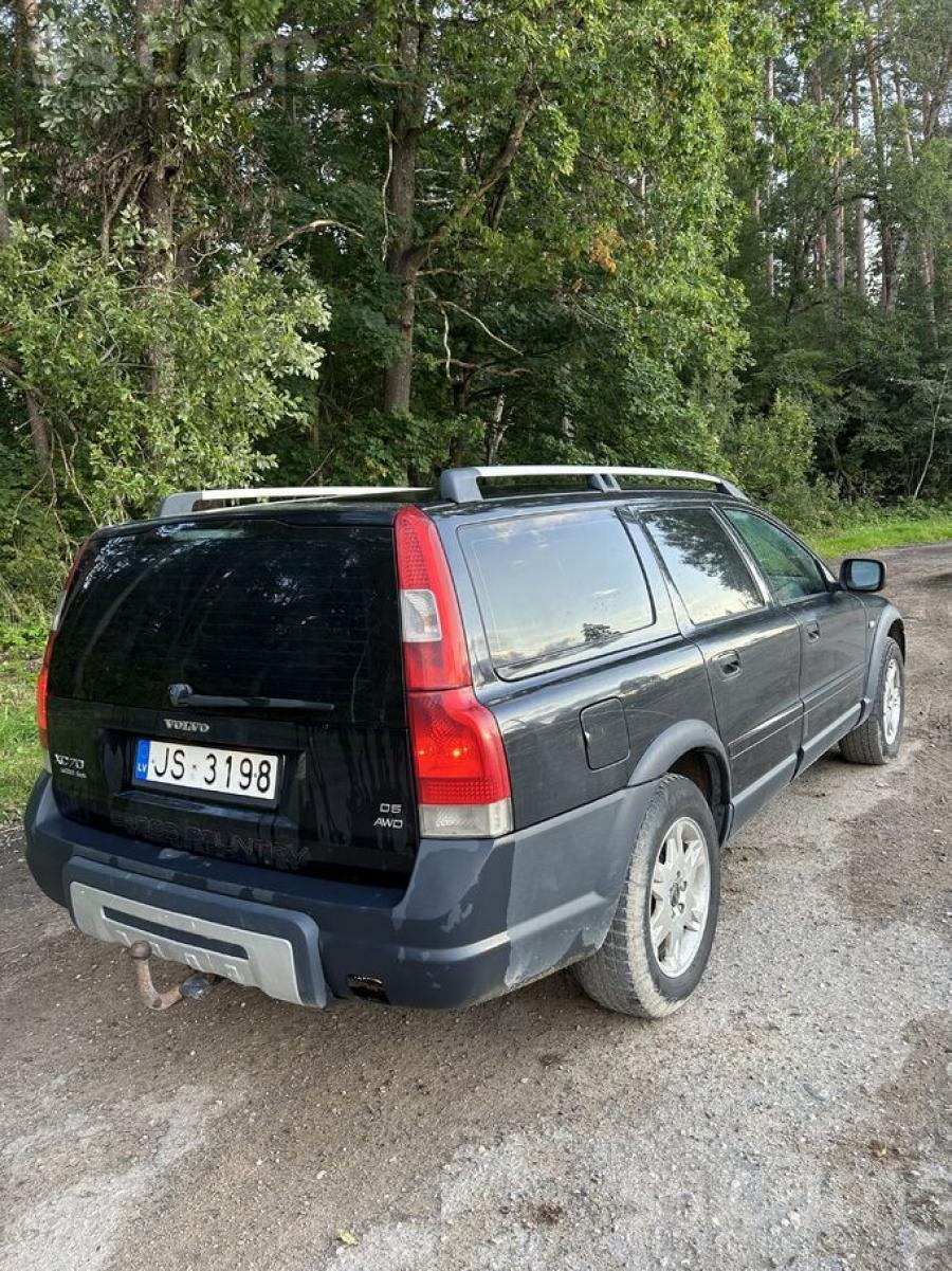 Zils Volvo XC70 2006 Jēkabpils, ar dzinēja tilpumu 2.40 L un nobraukumu 328 tūkst. km par 1800 €, foto 5 vietnē AUTOMOTO.COM.LV