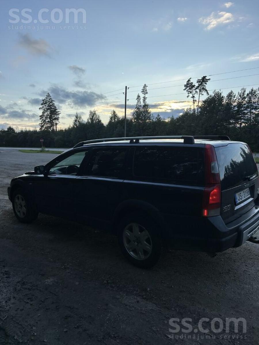 Zils Volvo XC70 2006 Jēkabpils, ar dzinēja tilpumu 2.40 L un nobraukumu 328 tūkst. km par 1800 €, foto 7 vietnē AUTOMOTO.COM.LV