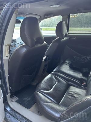 Zils Volvo XC70 2006 Jēkabpils, ar dzinēja tilpumu 2.40 L un nobraukumu 328 tūkst. km par 1800 €, foto 9 vietnē AUTOMOTO.COM.LV