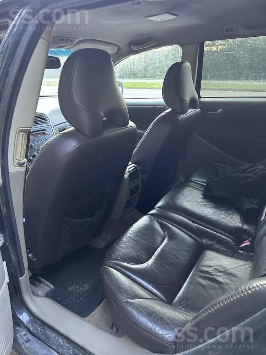 Zils Volvo XC70 2006 Jēkabpils, ar dzinēja tilpumu 2.40 L un nobraukumu 328 tūkst. km par 1800 €, foto 9 vietnē AUTOMOTO.COM.LV